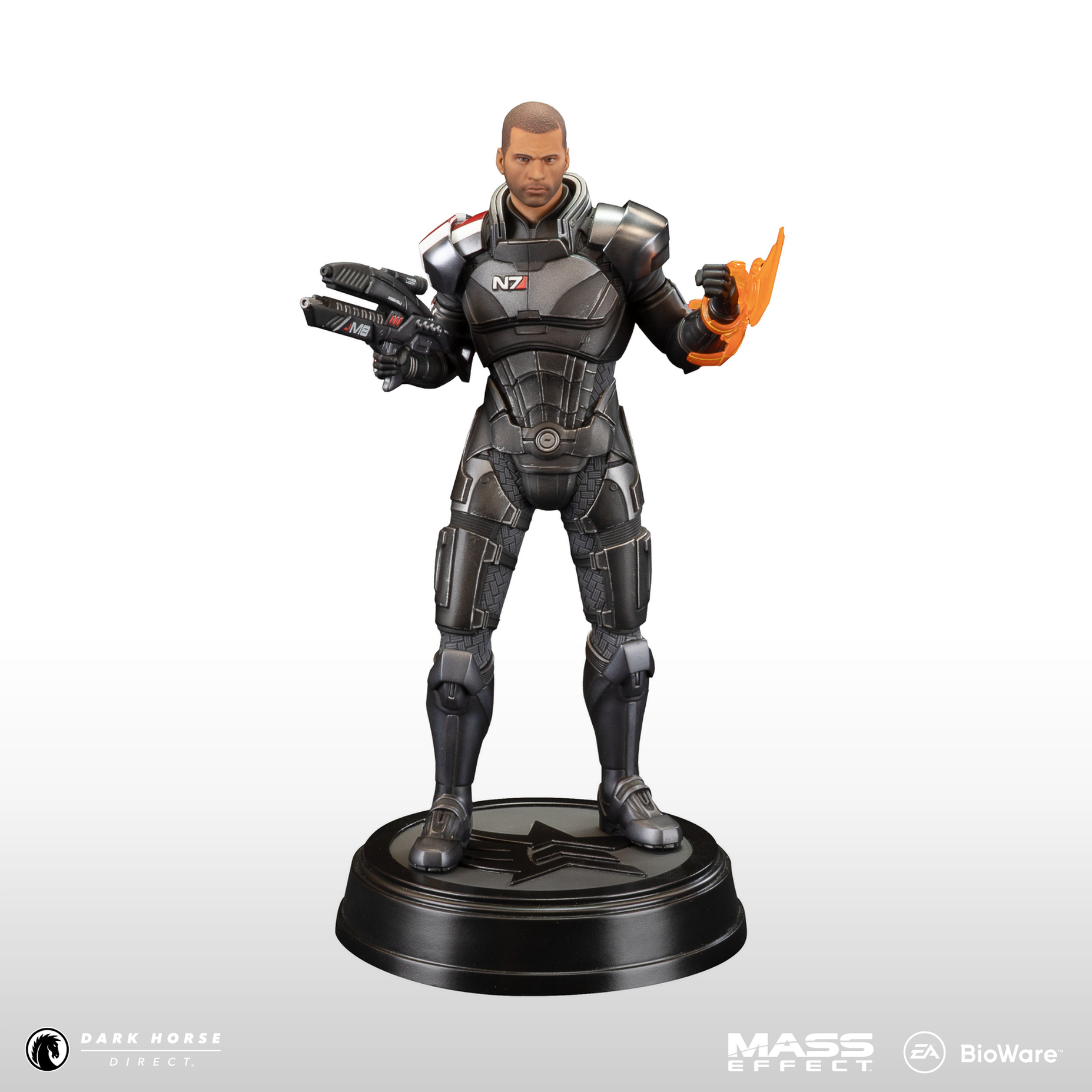 Dark Horse Statue: Mass Effect - Commander John Shepard — Distrito Max